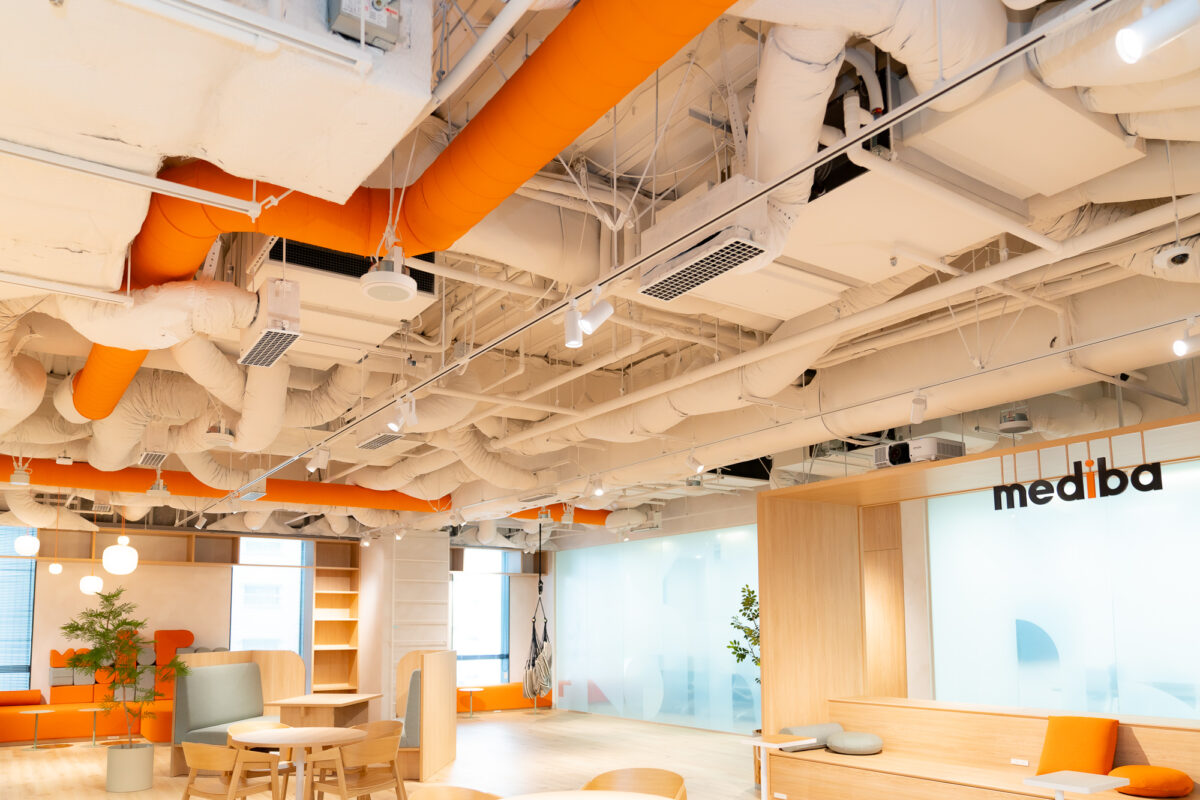 「自社らしさ」を落とし込んだオフィス作り。medibaの新オフィスツアー | IBASHO